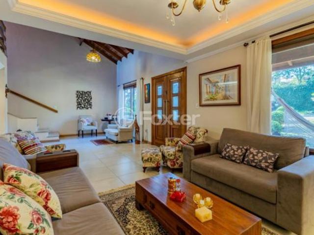 Casa em Condomínio, 4 dormitórios, 203 m², em São Lucas