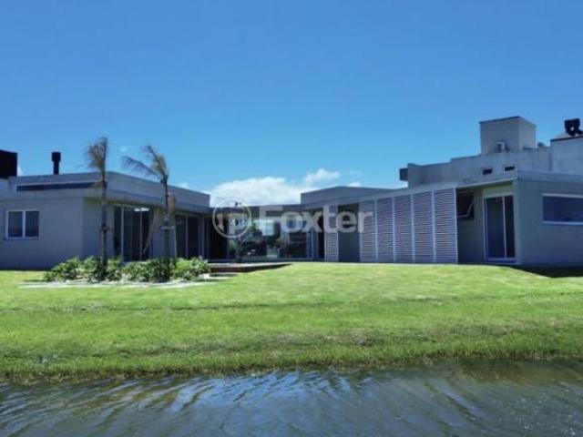 Casa em Condomínio, 4 dormitórios, 214.75 m², em XANGRI LÁ