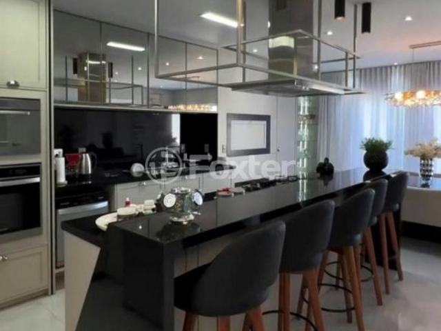 Casa em Condomínio, 4 dormitórios, 220 m², em Centro