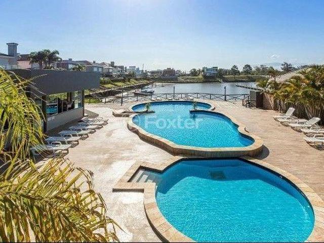 Casa em Condomínio, 4 dormitórios, 225 m², em Zona Nova
