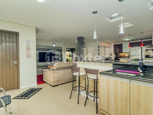 Casa em Condomínio, 4 dormitórios, 226.04 m², em Sarandi