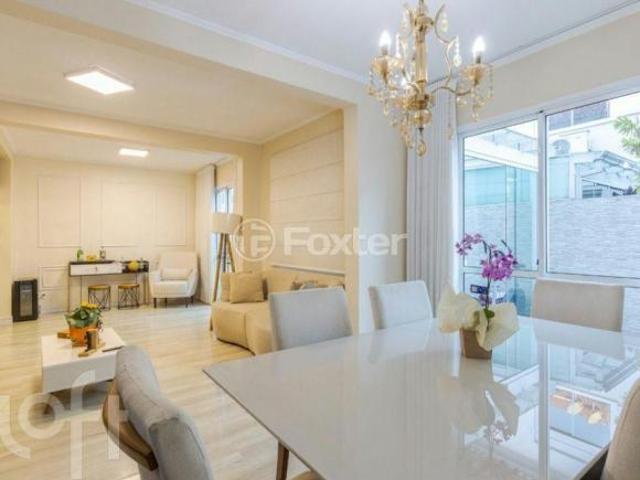 Casa em Condomínio, 4 dormitórios, 226.66 m², em Estância Velha