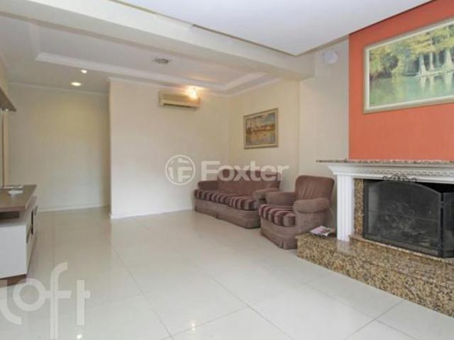 Casa em Condomínio, 4 dormitórios, 242.66 m², em Teresópolis