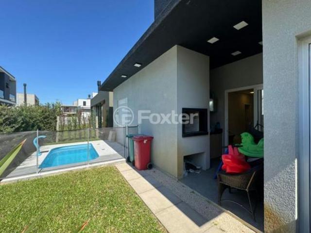 Casa em Condomínio, 4 dormitórios, 247 m², em Centro