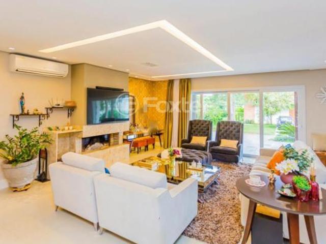 Casa em Condomínio, 4 dormitórios, 250 m², em São Lucas