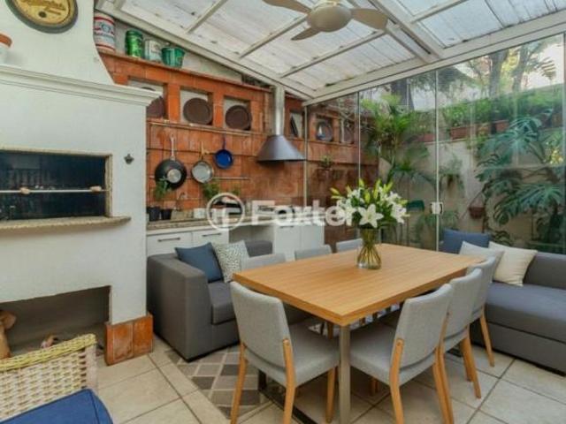 Casa em Condomínio, 4 dormitórios, 251.36 m², em Boa Vista