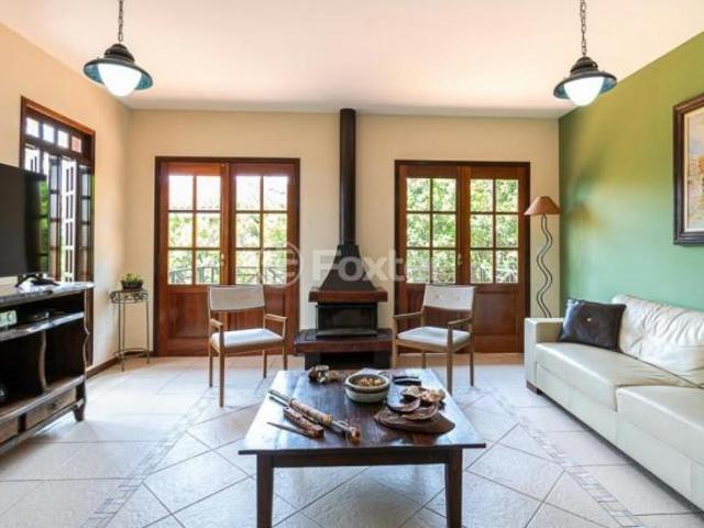 Casa em Condomínio, 4 dormitórios, 291 m², em Jardim Indaiá