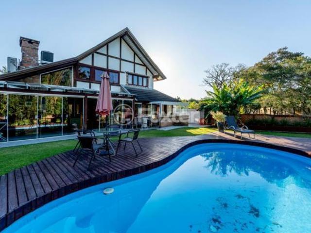 Casa em Condomínio, 4 dormitórios, 299 m², em Chapéu do Sol
