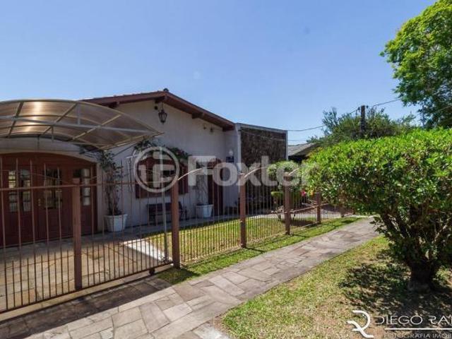 Casa em Condomínio, 4 dormitórios, 300 m², em Cristal