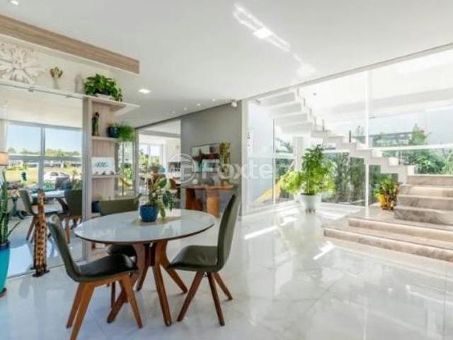 Casa em Condomínio, 4 dormitórios, 317 m², em Bairro Industrial