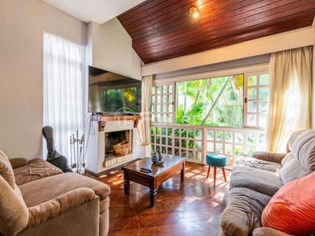 Casa em Condomínio, 4 dormitórios, 318.57 m², em Pedra Redonda