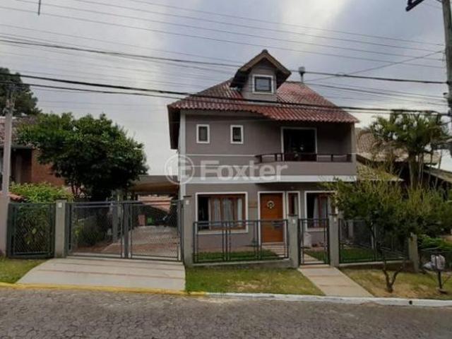 Casa em Condomínio, 4 dormitórios, 330 m², em São Lucas