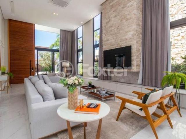 Casa em Condomínio, 4 dormitórios, 330 m², em Sans Souci
