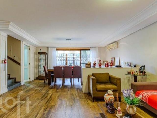 Casa em Condomínio, 4 dormitórios, 340 m², em Jardim Isabel