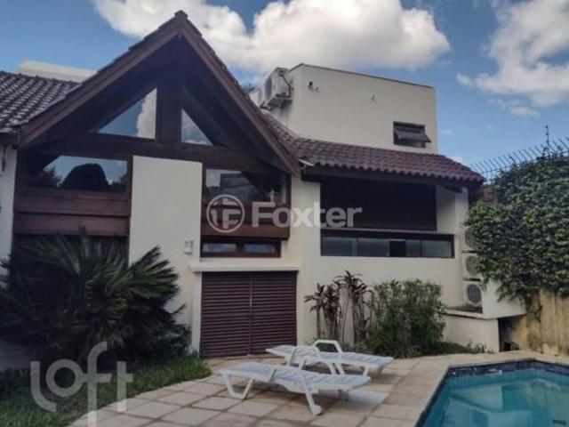 Casa em Condomínio, 4 dormitórios, 343.15 m², em Petrópolis