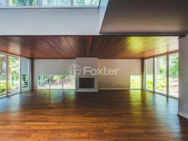 Casa em Condomínio, 4 dormitórios, 344 m², em Mato Queimado
