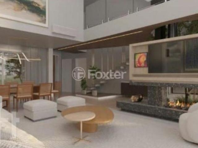 Casa em Condomínio, 4 dormitórios, 365 m², em Centro