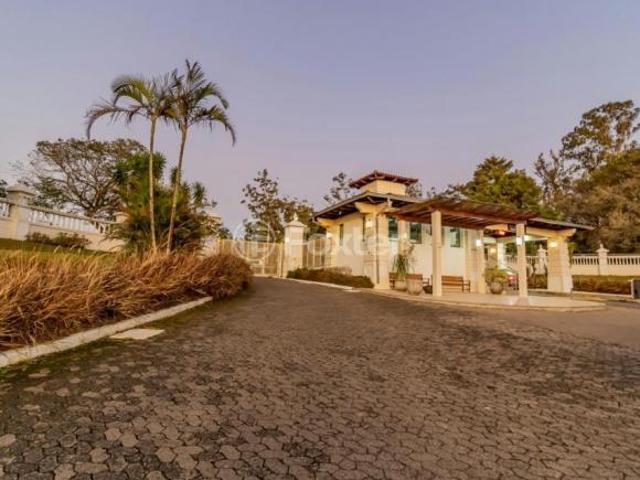 Casa em Condomínio, 4 dormitórios, 380 m², em Elsa
