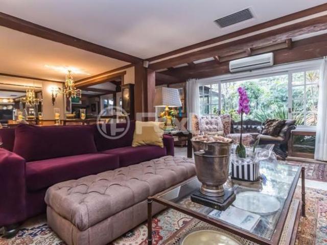 Casa em Condomínio, 4 dormitórios, 386.61 m², em Boa Vista