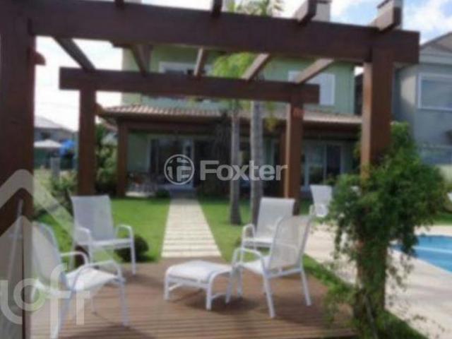 Casa em Condomínio, 4 dormitórios, 386.73 m², em Belém Novo