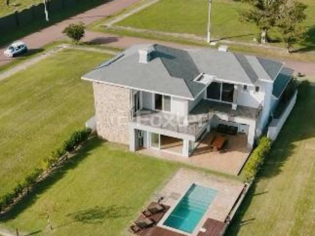 Casa em Condomínio, 4 dormitórios, 388 m², em Sans Souci