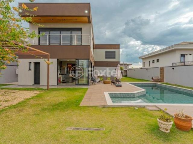 Casa em Condomínio, 4 dormitórios, 396 m², em Monte Alegre