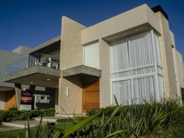 Casa em Condominio 4 dormitorios Bairro