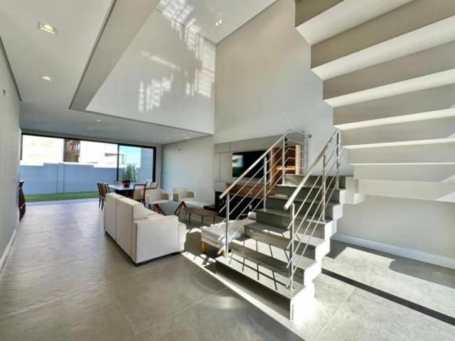 Casa em Condominio 4 dormitorios Bairro Atlantida