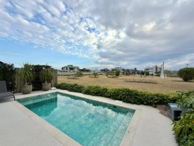 Casa em Condominio 4 dormitorios Bairro Atlantida