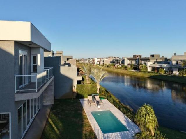 Casa em Condominio 4 Dormitórios Bairro Santa Luzia
