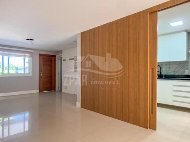Casa em Condomínio 4 Dormitórios com Piscina e Vista para o Guaíba no Bairro Tristeza