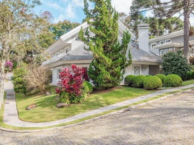 CASA EM CONDOMÍNIO | 4 Dormitórios e 5 Banheiros | Campo Comprido
