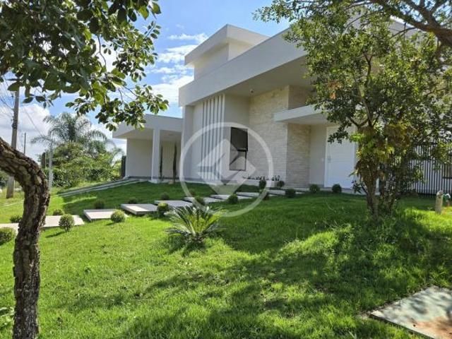 CASA EM CONDOMINIO 4 QUARTOS COM SUÍTE CONDOMÍNIO VALE DO LUAR / MY BROKER
