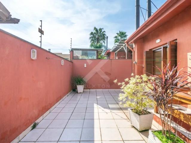 Casa em condominio, 4 quartos e 5 banheiros