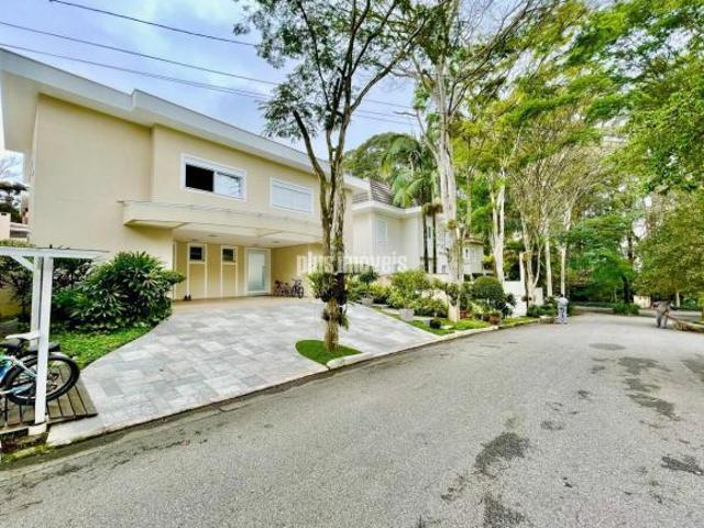 Casa em Condomínio 4 Quartos 3 suítes 4 Vagas no Morumbi!