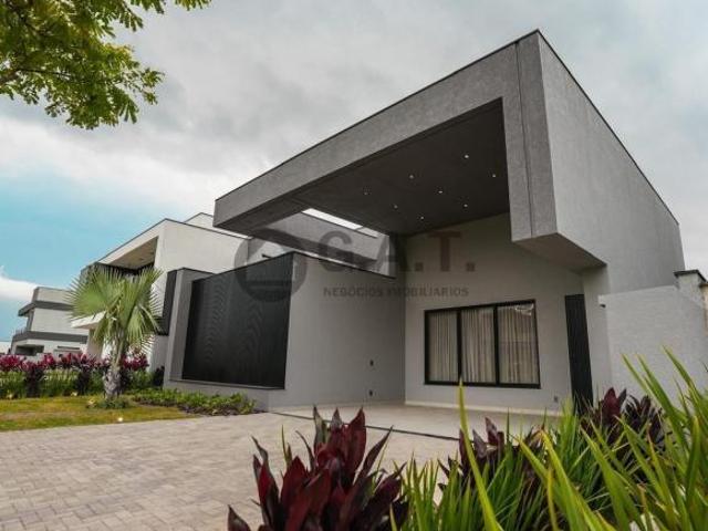 Casa em Condomínio: 4 quartos, 4 suítes, 3 salas, 3 banheiros, 4 vagas Votorantim SP, Alphaville N