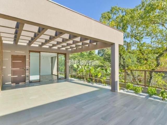 Casa em Condomínio 4 Suítes 5 Vaga no Alto da Boa Vista!