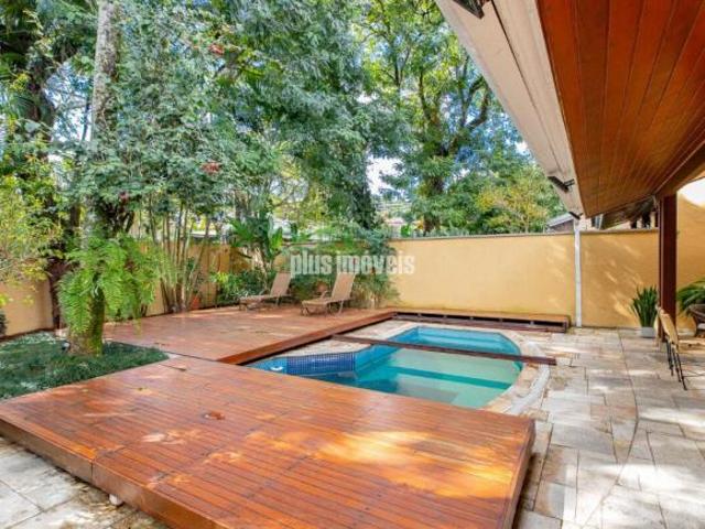 Casa em Condomínio 4 Suítes 5 Vagas no Alto da Boa Vista!