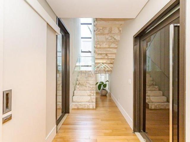 Casa em condomínio 4 suítes no Santo Inácio