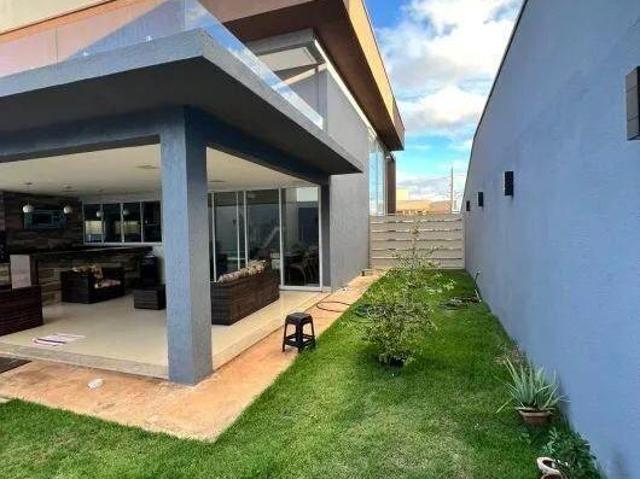 Casa em Condomínio 4 suítes para venda no Condomínio do Lago Goiânia