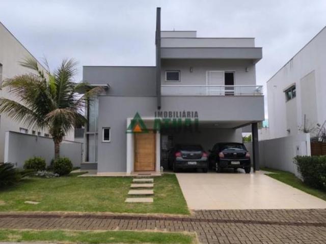 Casa em Condomínio