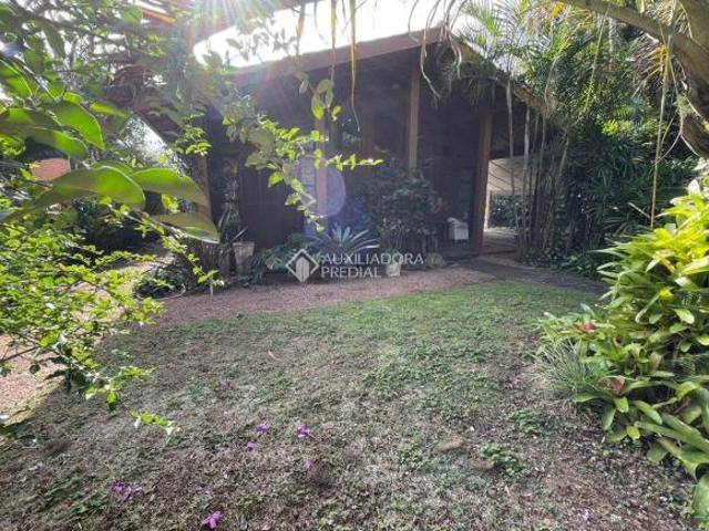CASA EM CONDOMÍNIO