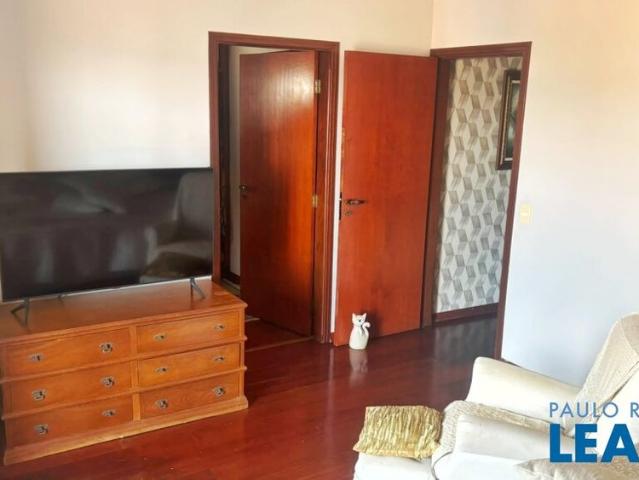 Casa Em Condomínio