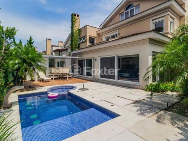 Casa em Condomínio, 5 dormitórios, 457.68 m², em Pedra Redonda