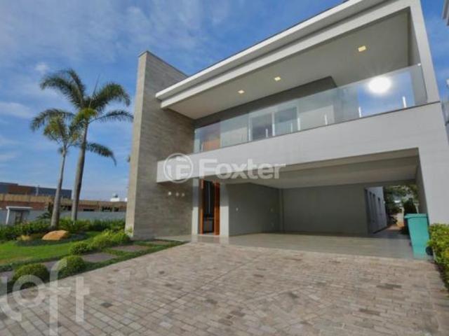 Casa em Condomínio, 5 dormitórios, 460 m², em Centro