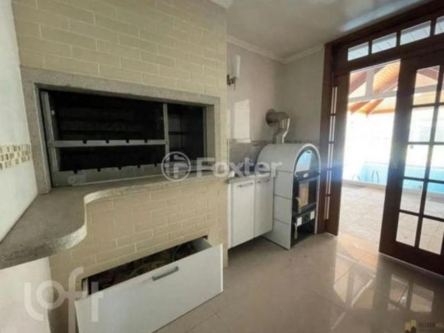 Casa em Condomínio, 5 dormitórios, 557 m², em Parque das Hortensias