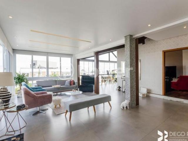Casa em Condomínio, 5 dormitórios, 627.5 m², em Nonoai