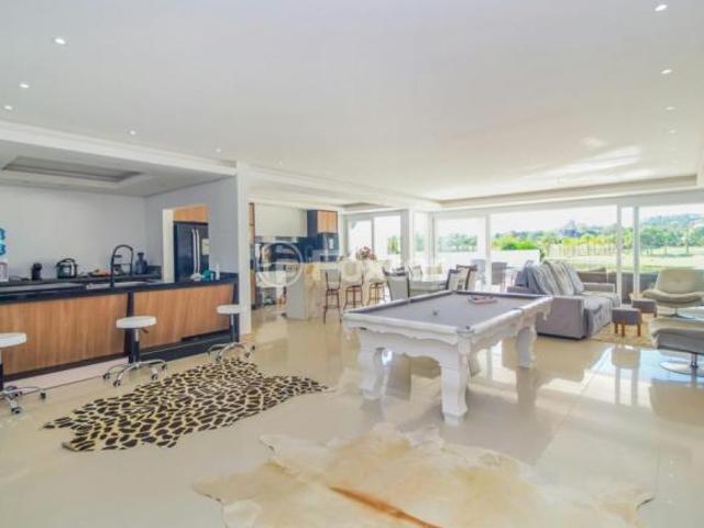 Casa em Condomínio, 5 dormitórios, 1065 m², em Belém Novo