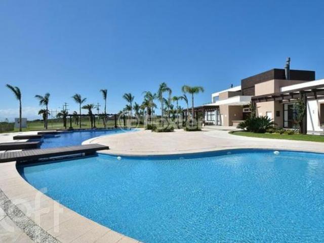 Casa em Condomínio, 5 dormitórios, 180 m², em Centro