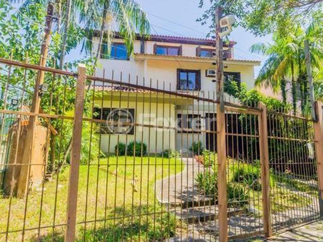 Casa em Condomínio, 5 dormitórios, 195.13 m², em Teresópolis